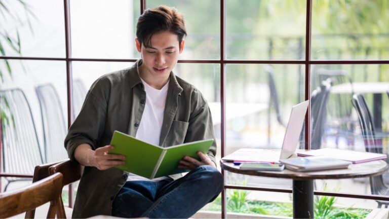 TOEICの満点って何点？すごさや難易度、受験者割合を解説